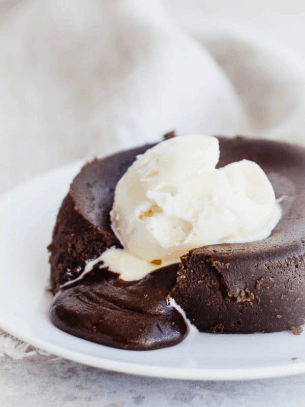 INSTANT POT CHOCOLATE MOLTEN LAVA CAKE STORY