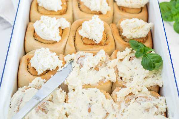 Swirly Garlic Rolls - InstaFresh Meals